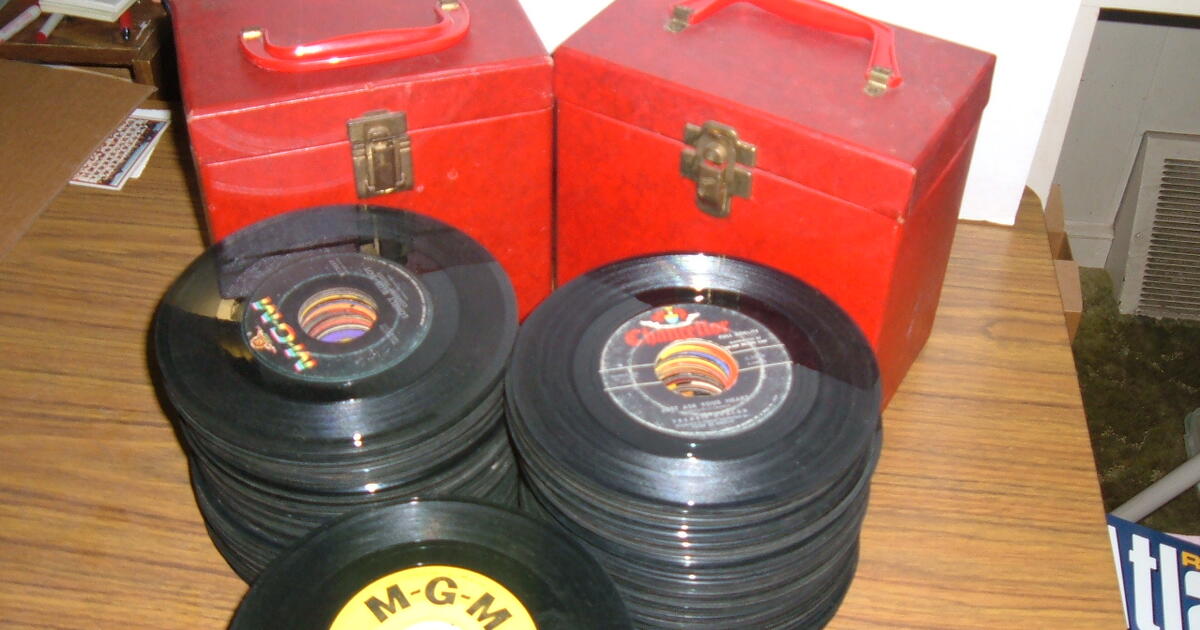 45 RPM RECORDS CARRYING CASE--$29 for $29 in Springfield, PA | For Sale ...
