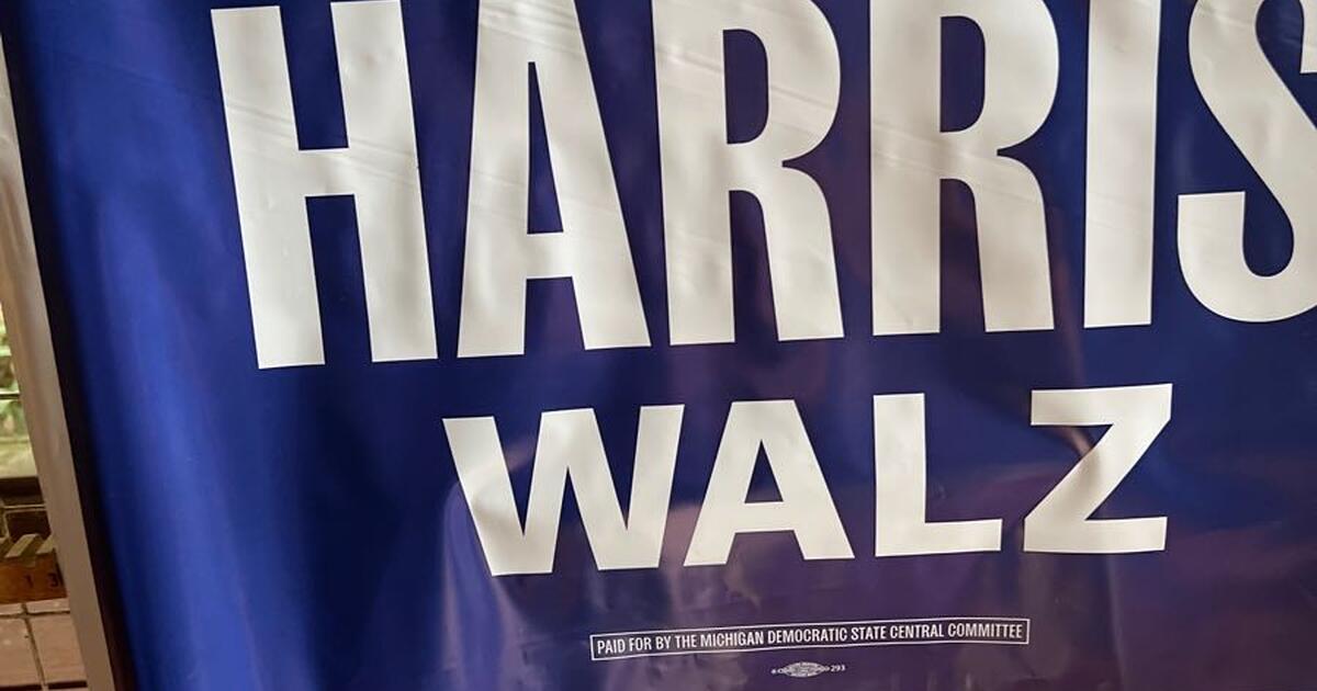 Harris Walz Campaign Banner for Free in Temperance, MI | For Sale & Free — Nextdoor