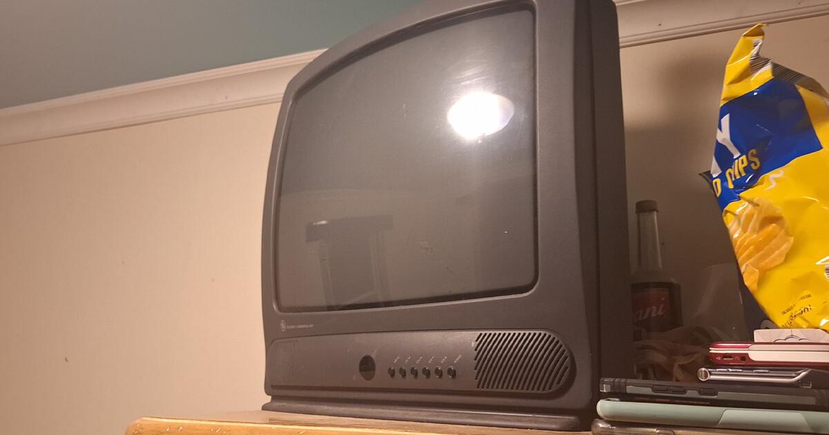Vintage CRT Television for Free in Milwaukee, WI | For Sale & Free ...