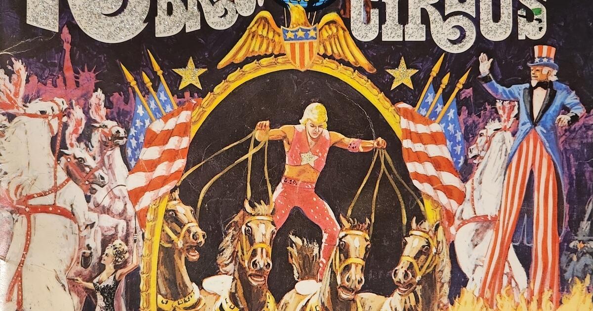 1975 Ringling Bros. and Barnum & Bailey Circus Program Spectacular ...