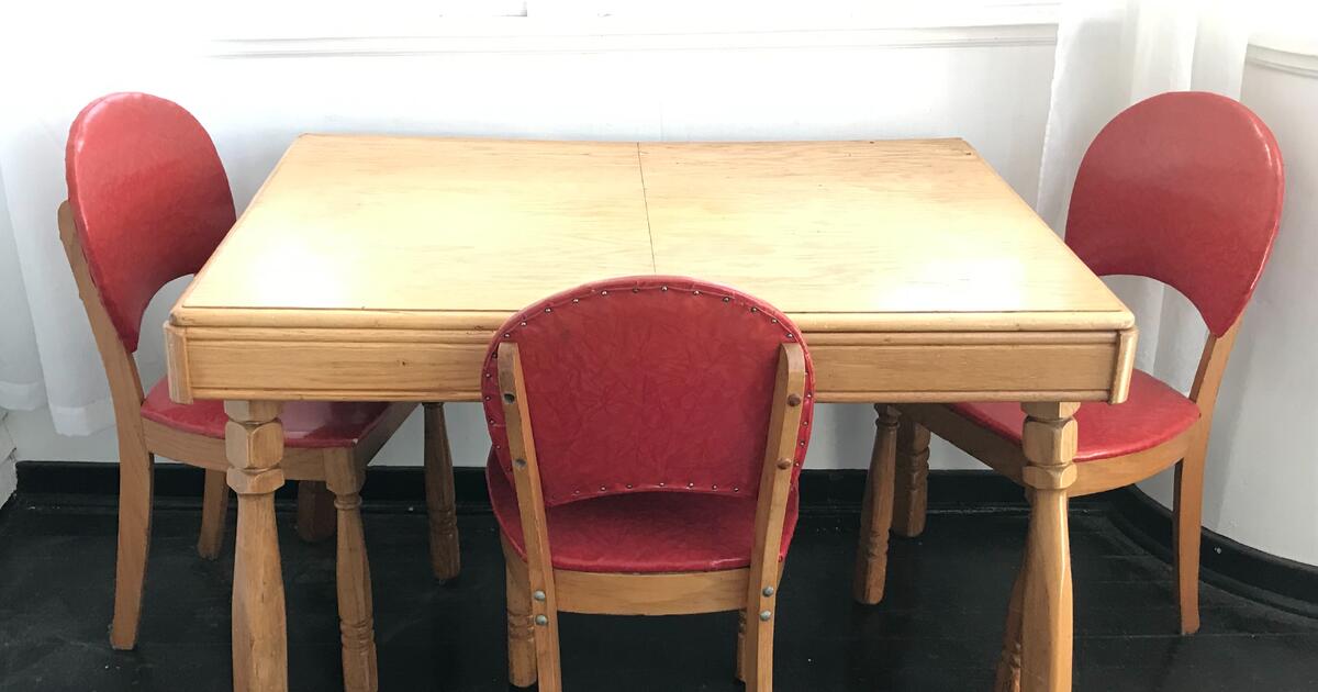 Solid oak, vintage kitchen table and four chairs (red vinyl) for $50 in ...