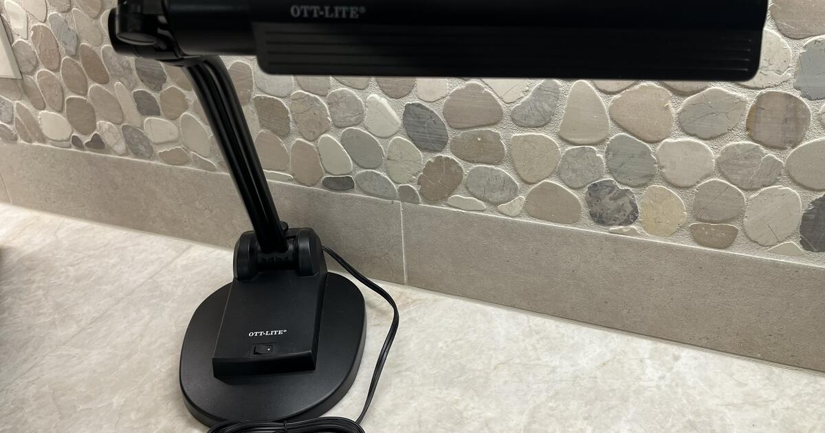 REDUCED TO SELL: OTT-LITE Desk Lamp Model OTL13DWS for $22 in Prescott ...