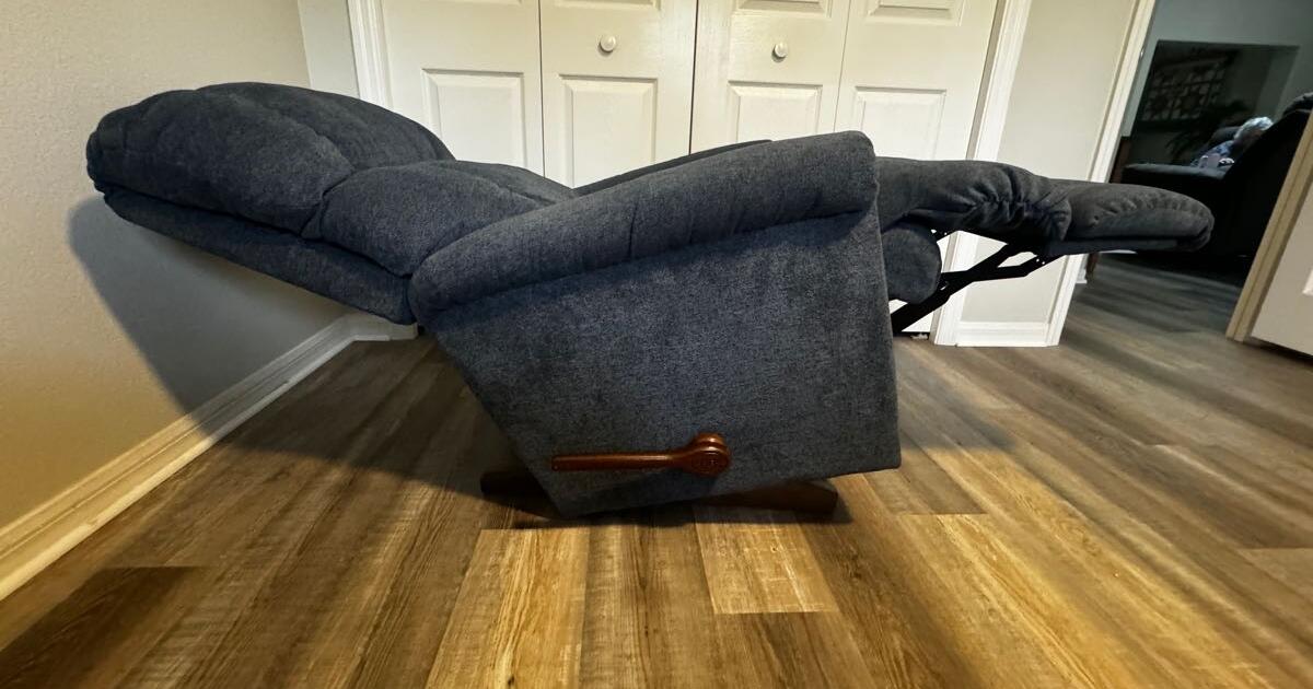 BRAND NEW La-Z-Boy® recliner with exclusive Trendelenburg negative tilt ...