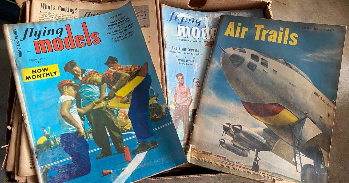 Box of Model Airplane and some Model Car magazines dating from 1949 ...