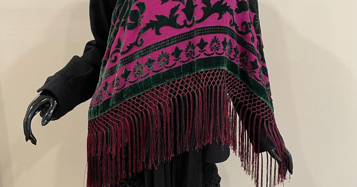 NEW Exquisite VELVET Scarf, Shall, or Table Cloth for $100 in Lake ...