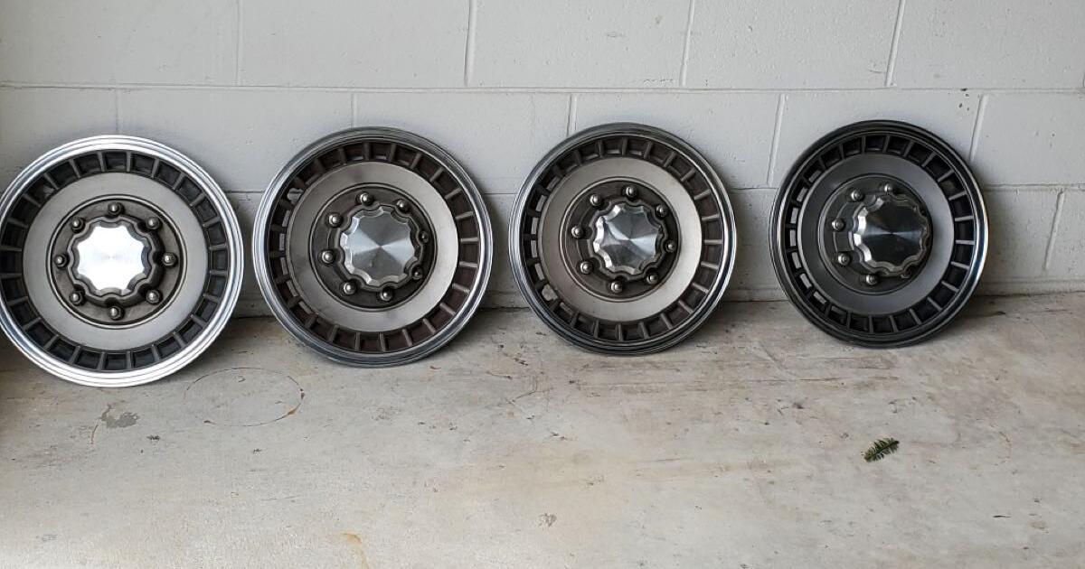 Set of 4 Hubcap Wheel Covers from 1989 Ford F250 Pickup for $10 in ...