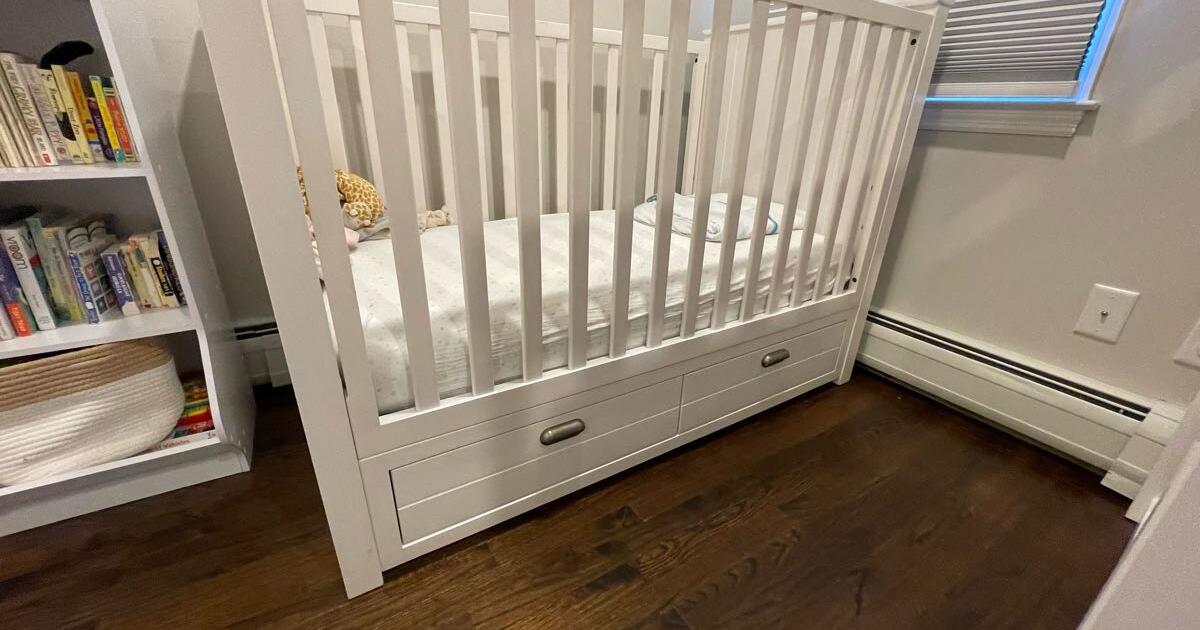 Restoration Hardware Convertible Crib w/ drawers - Free for Free in ...