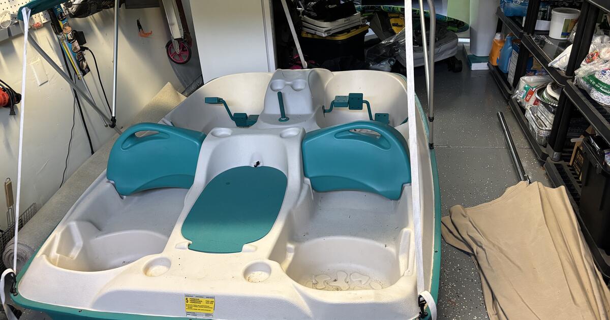 sun dolphin pedal boat 5 person canopy for $400 in Rancho Cordova, CA ...