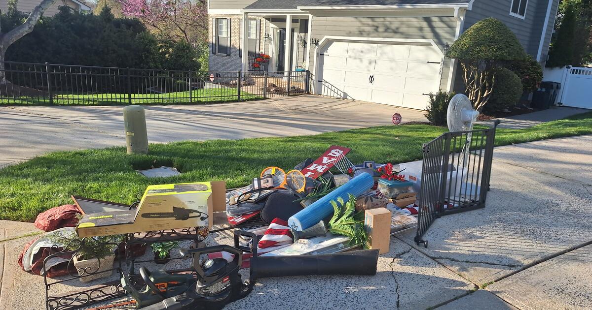 Moving... Free Stuff Today! Still more things so come tomorrow for Free ...