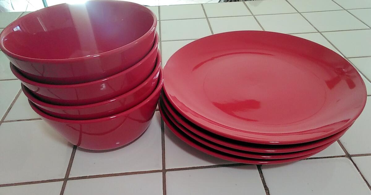 8-Pc Set of Target Home Essentials Red Stoneware Dinner Plates and ...