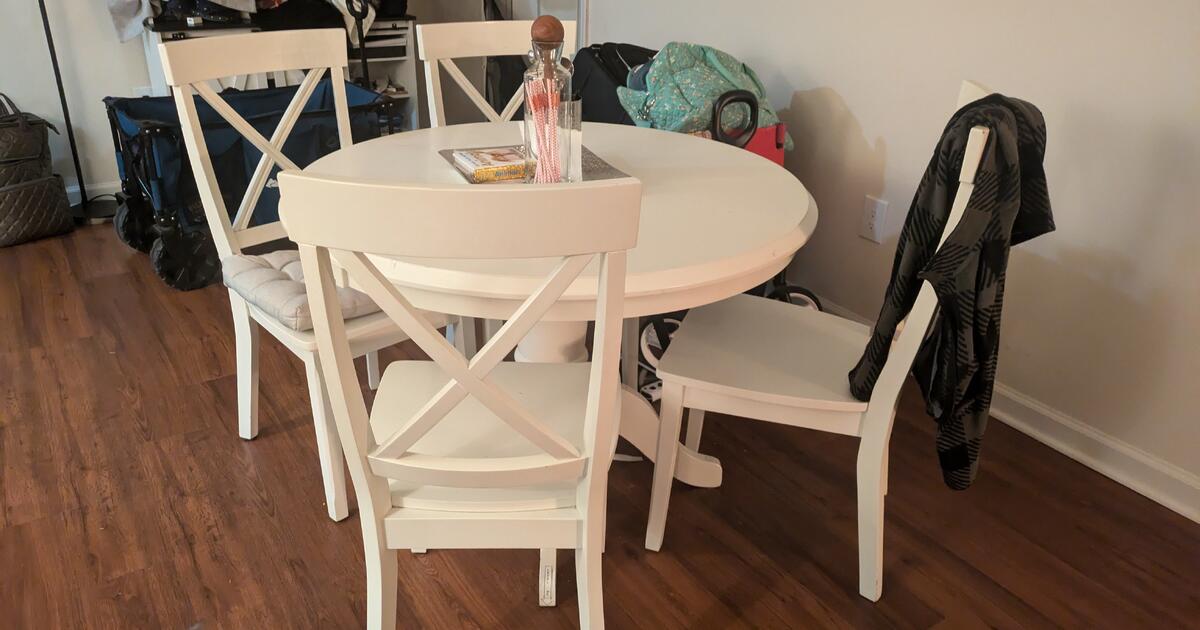 Round Dining Table with (4) Chairs for $200 in Irmo, SC | For Sale ...