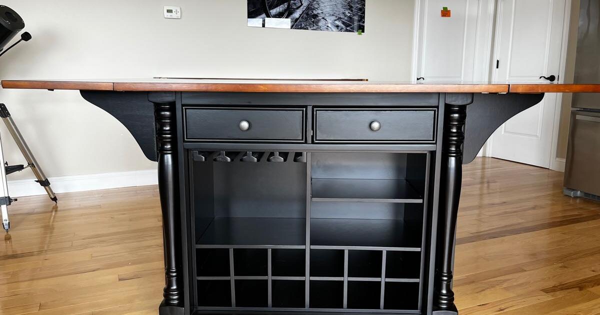 Center Island/Table in Grand Rapids, MI | For Sale & Free — Nextdoor