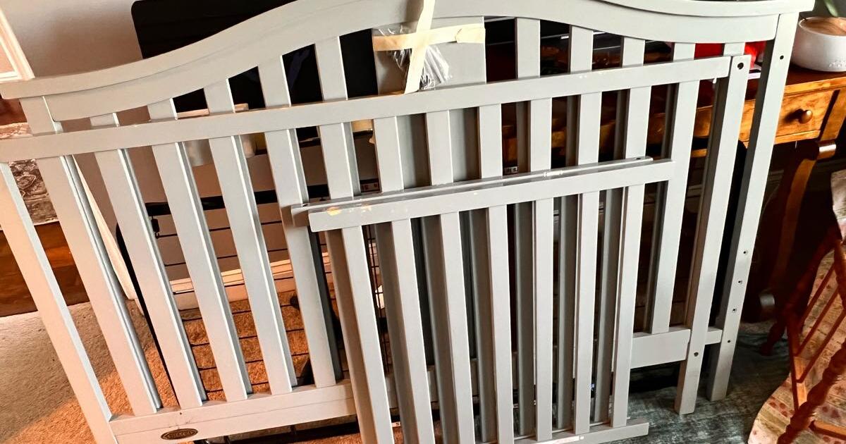 Gray Baby Crib Frame for Free in Winter Park, FL | For Sale & Free ...