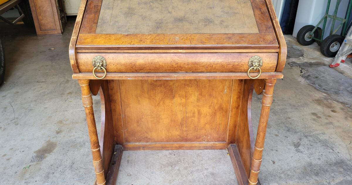 postmaster Desk in Georgetown, TX | For Sale & Free — Nextdoor