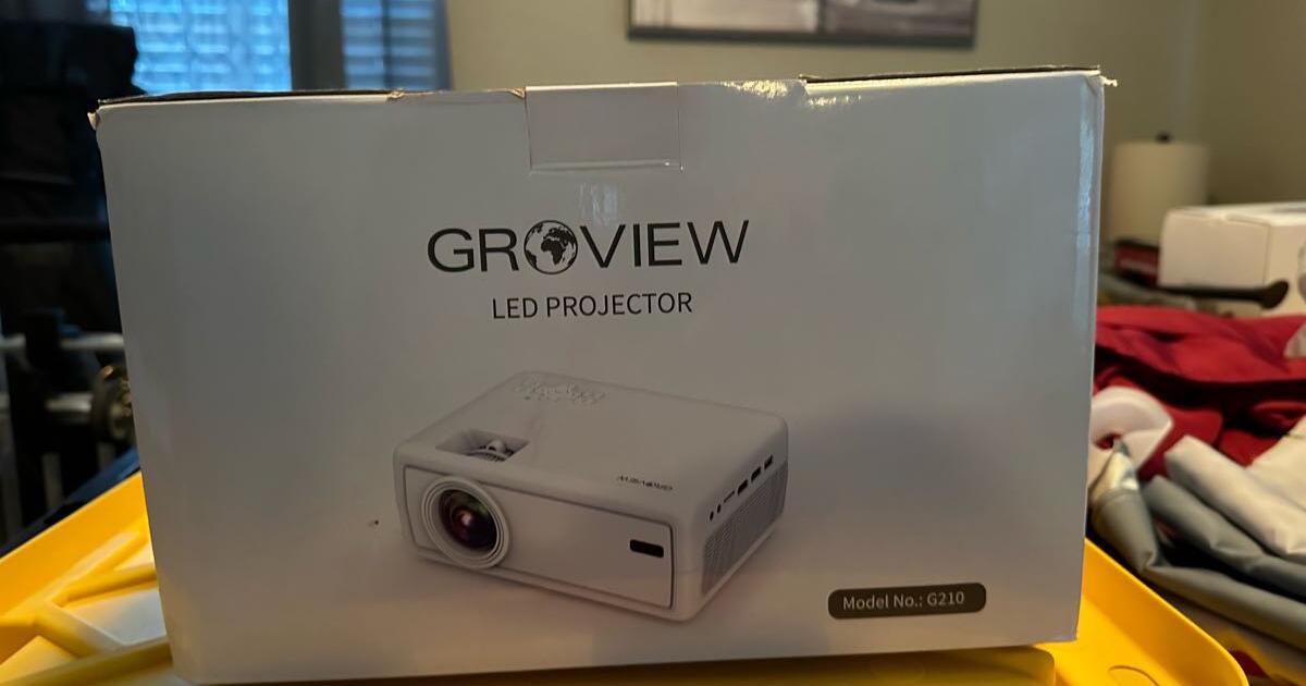 GroView led projector with screen for $50 in Oakley, CA | For Sale ...