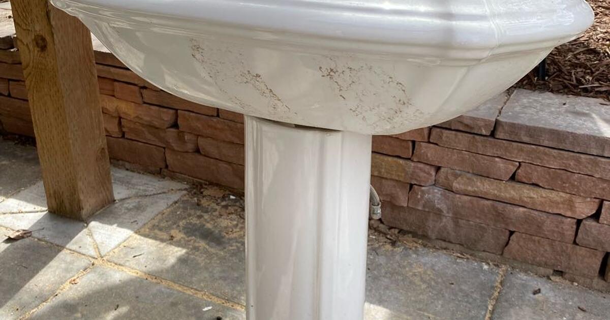 Pedestal sink for Free in Denver, CO | Finds — Nextdoor