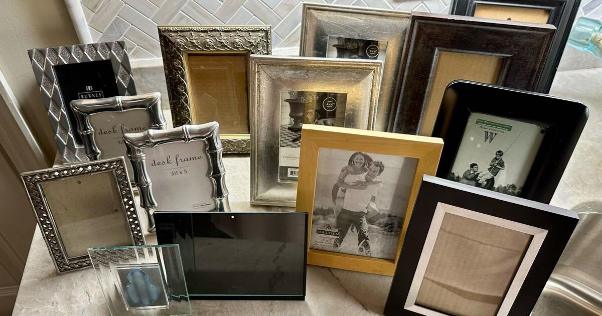 Lot of 14 Picture Frames for $25 in Greensboro, GA | For Sale & Free — Nextdoor