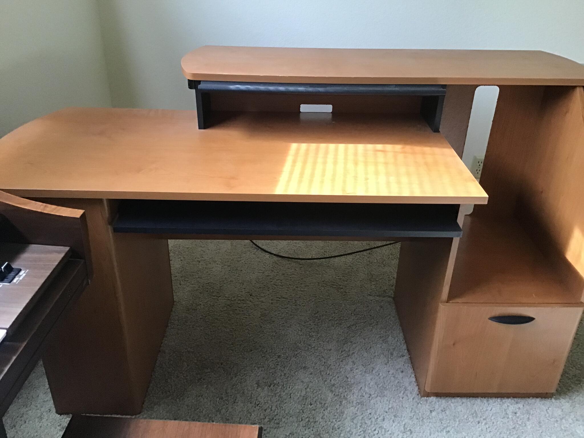Free computer desk for Free in Sedona, AZ | For Sale & Free — Nextdoor