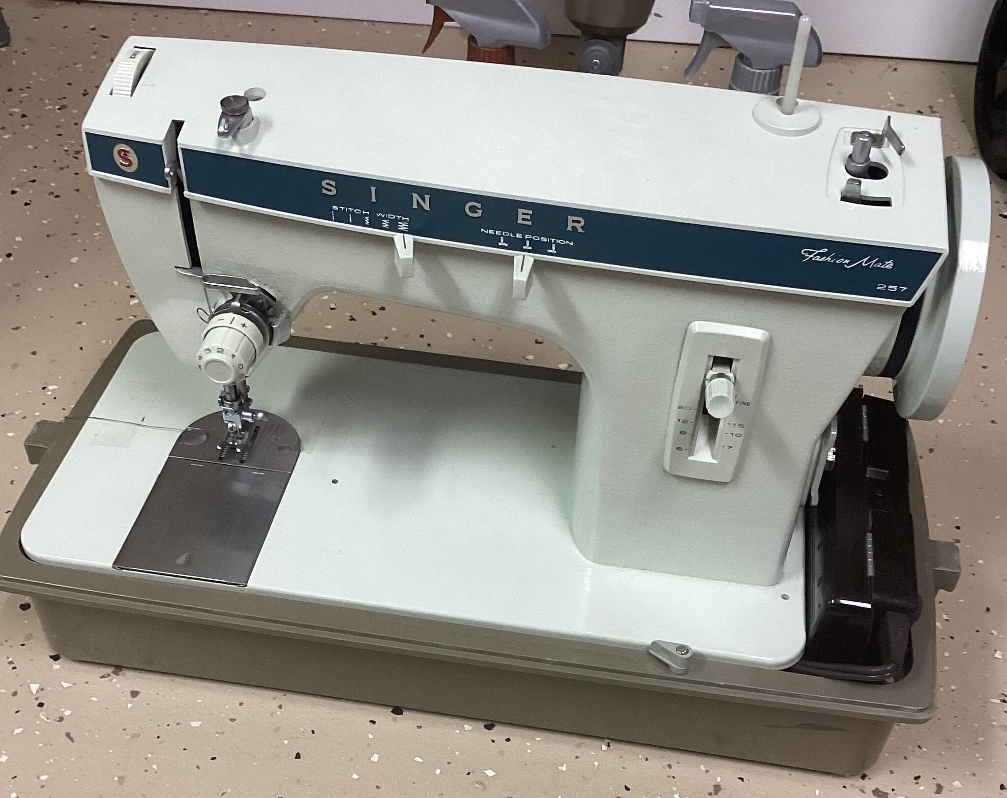 Singer Sewing Machine 257 for $30 in Cheyenne, WY | For Sale & Free ...