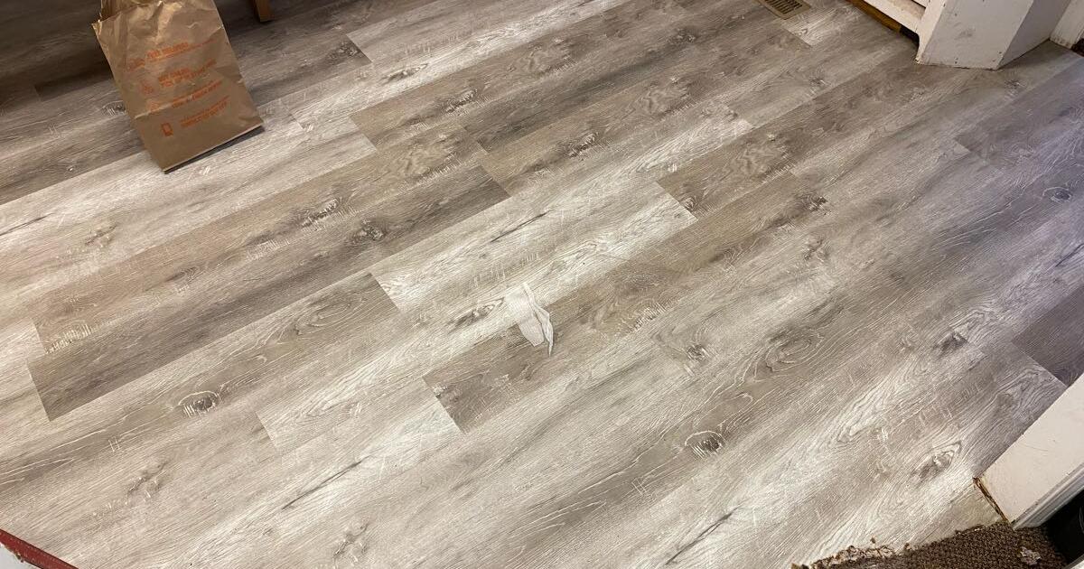 Vinyl Plank Flooring for Free in Cleveland Heights, OH | For Sale ...