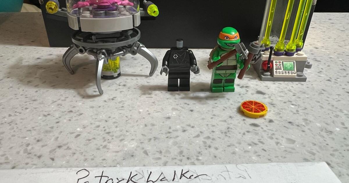 79100 LEGO Teenage Mutant Ninja Turtles Kraang Lab Escape for $25 in ...