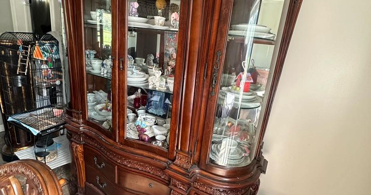 China Cabinet in Sierra View, PA | For Sale & Free — Nextdoor