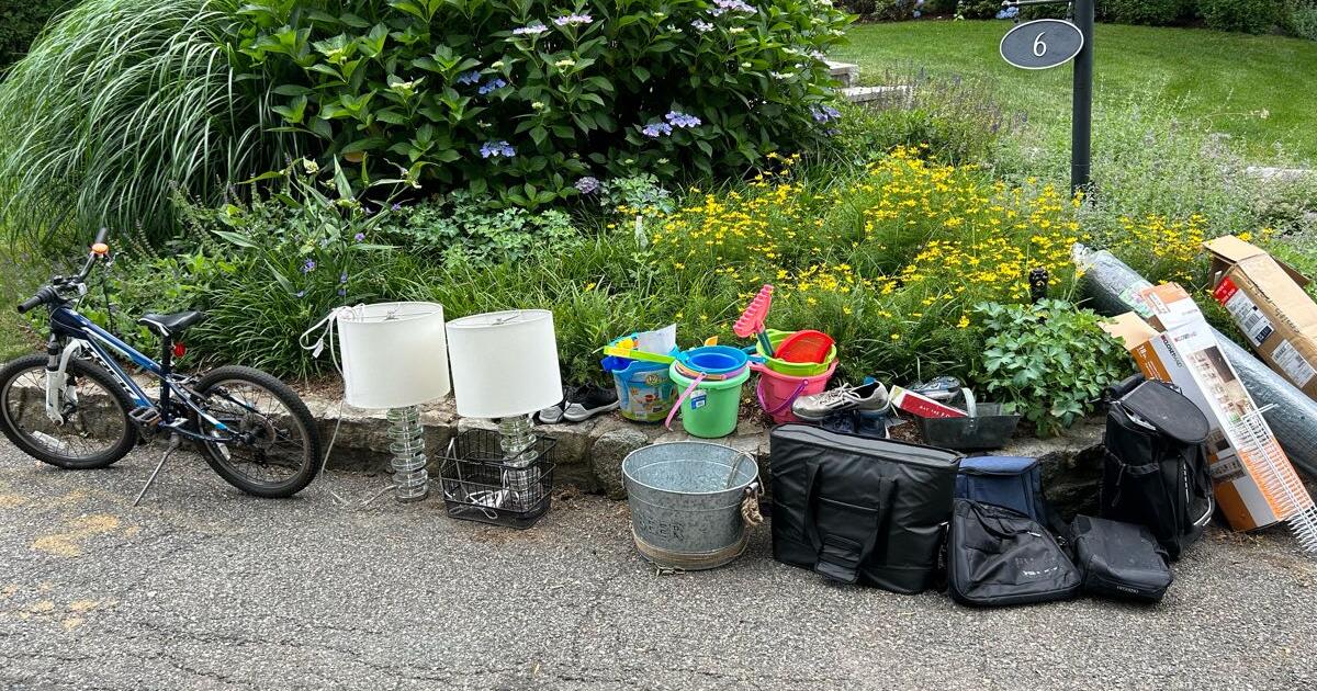 Summer clean out…lots of free stuff! for Free in New Rochelle, NY | For ...