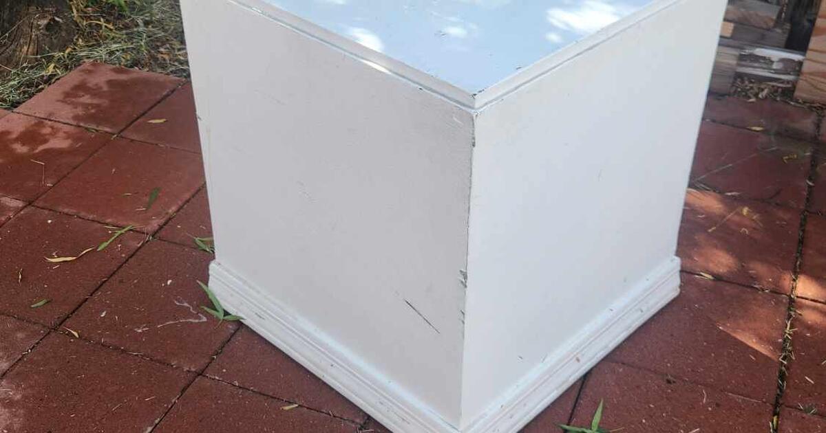 White Box Podium Must - Go By 4/15! for Free in Littleton, CO | For ...