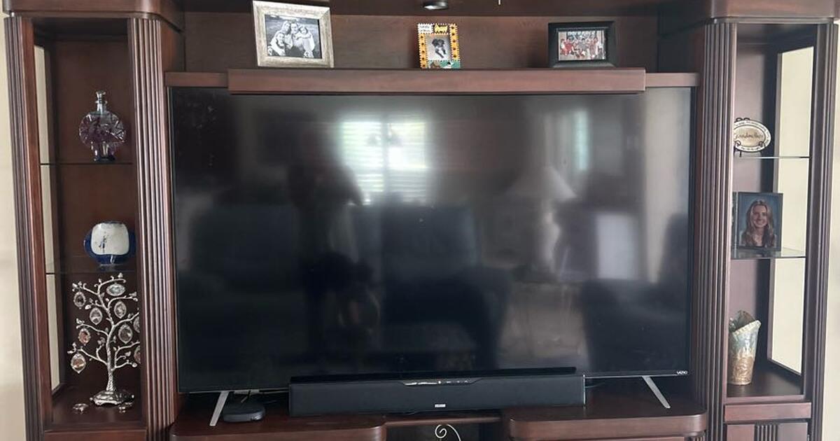 Beautiful entertainment center! for $95 in The Villages, FL | Finds ...