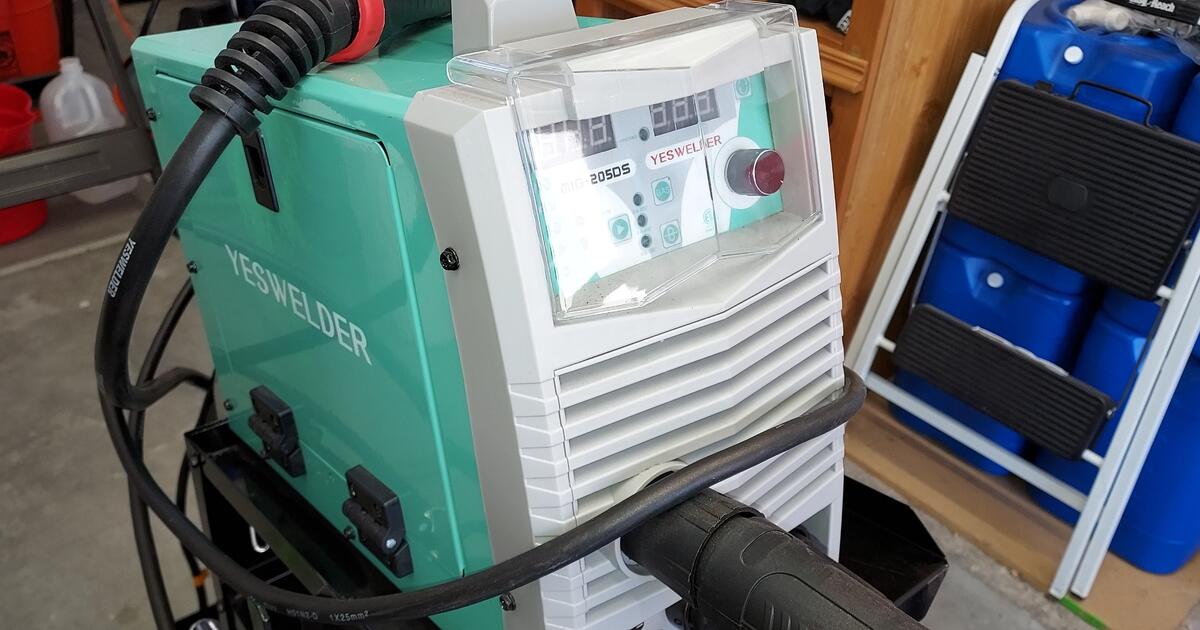 Complete metal shop for cutting, welding, bending and coloring metal ...