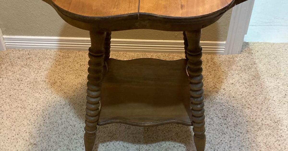 Parlor table End table in Broomfield, CO | For Sale & Free — Nextdoor