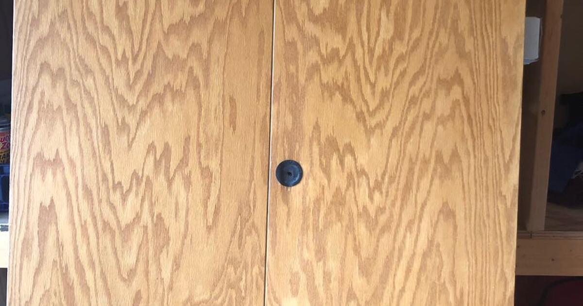 Bi-fold closet doors for Free in Woodbury, MN | For Sale & Free — Nextdoor
