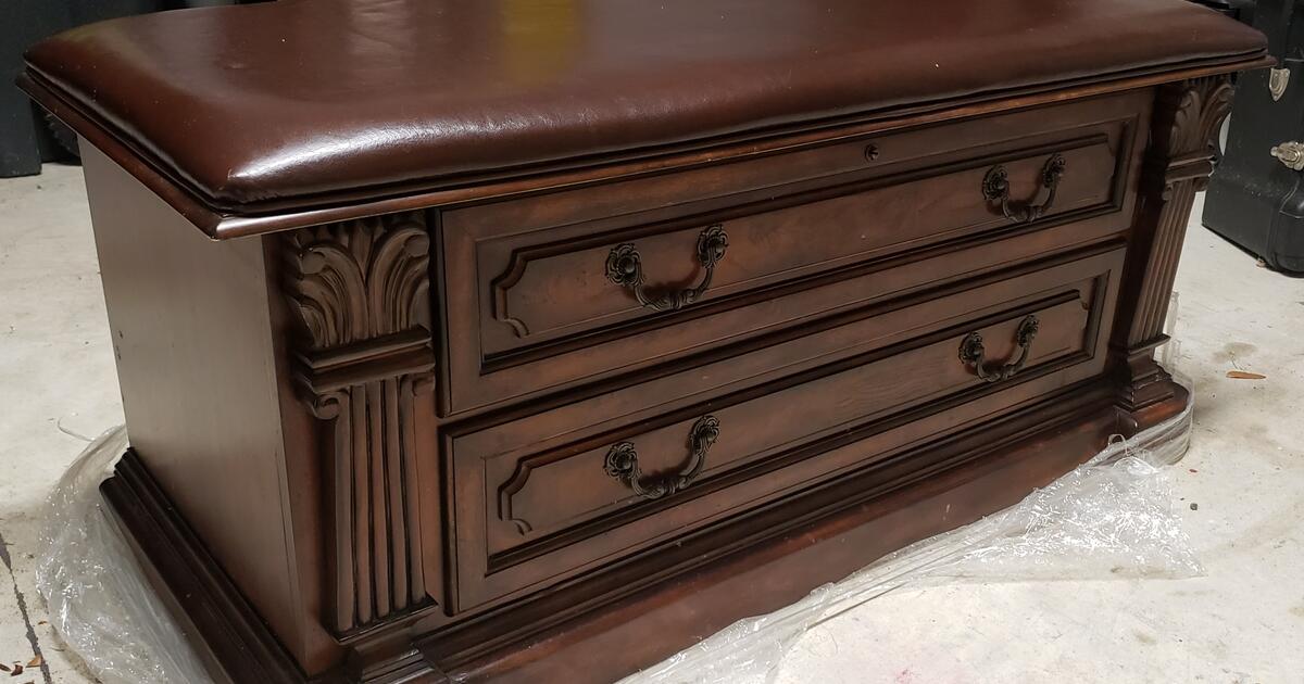 Beautiful deluxe cedar interior storage bench / ottoman, with lock ...