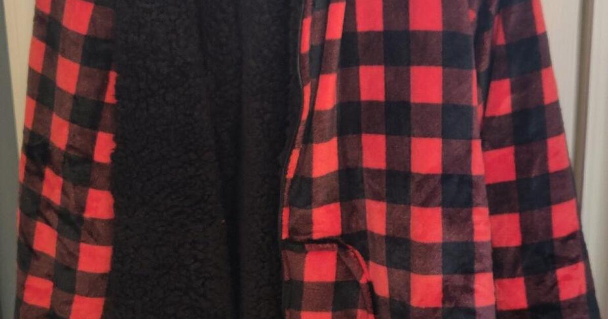 Sherpy reversible zip-up sherpa hoodie for $8 in Spring, TX | For Sale ...