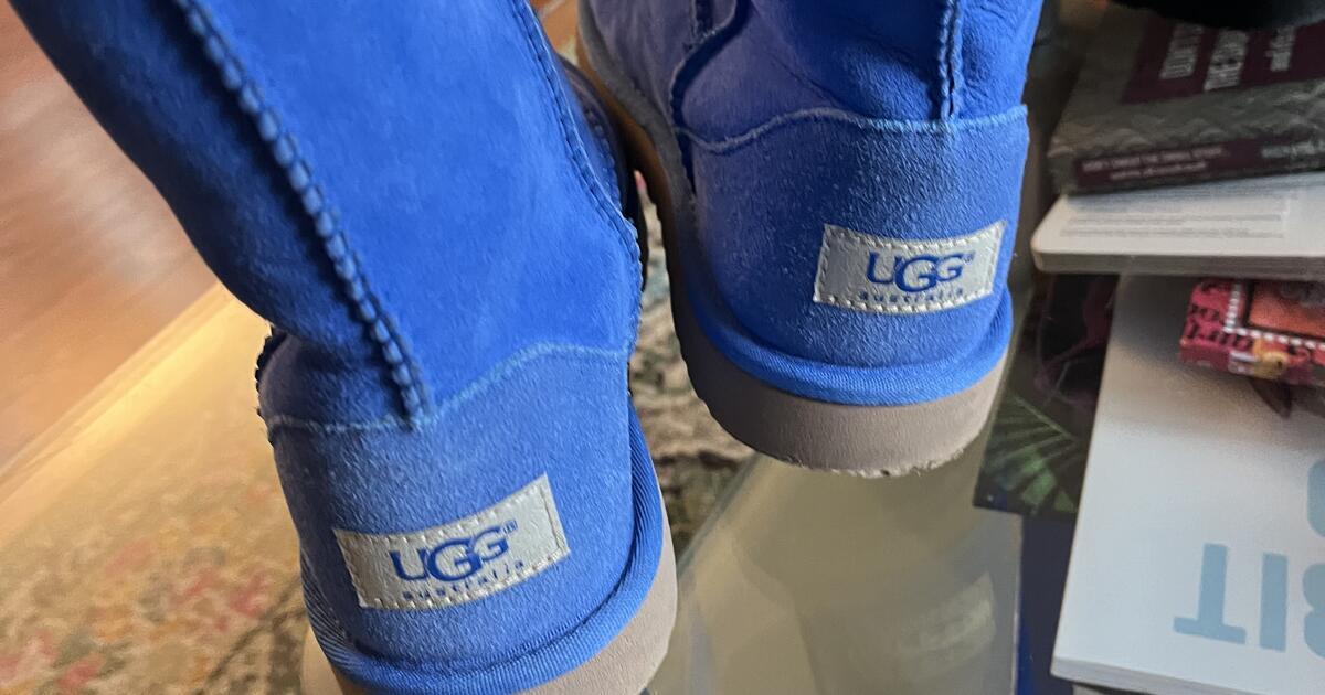 UGG Blue &black 6 &4 both fit like a size 7. , Northface , Tommy , Nike , Patagonia and Nike ...