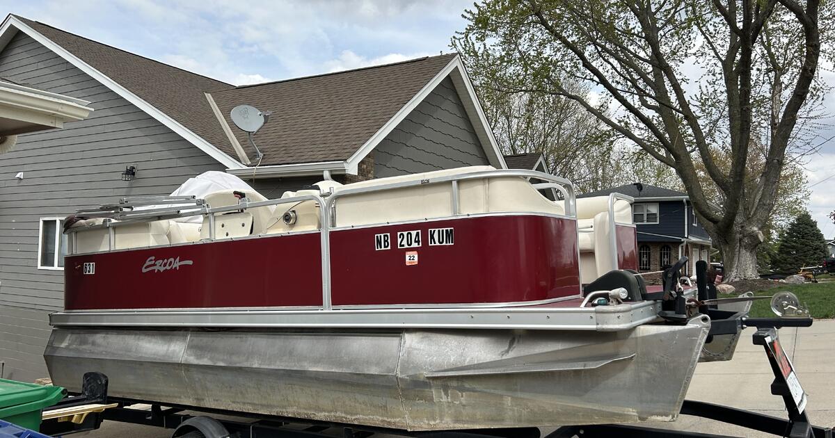 18.5 ft Ercoa Pontoon Boat for $10500 in Plattsmouth, NE | Finds — Nextdoor