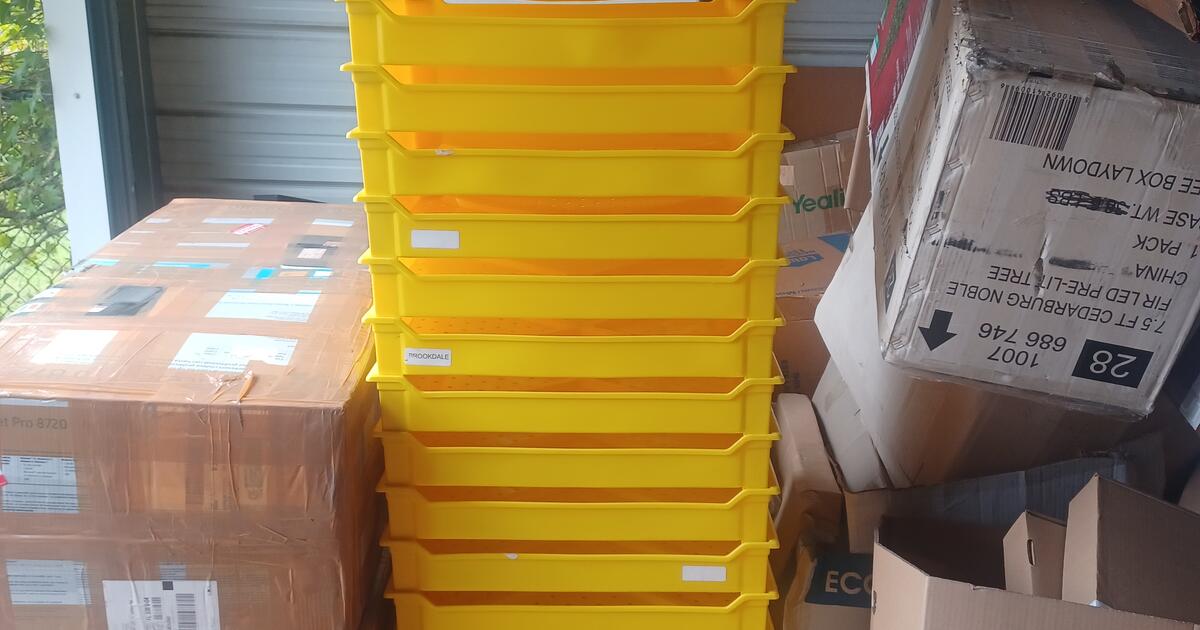 1 Heavy duty stackable plastic trays/crates for produce, organizing ...