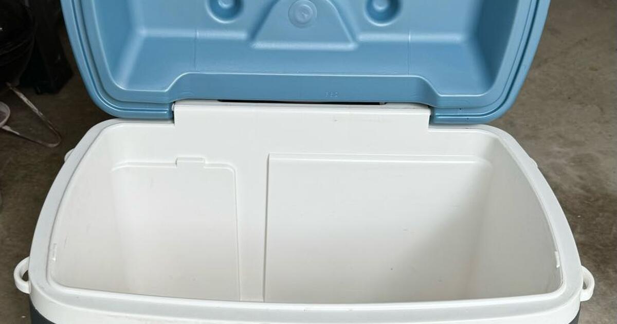 IGLOO ROLLING COOLER MAXCOOL ISLAND BREEZE for $20 in Hot Springs ...