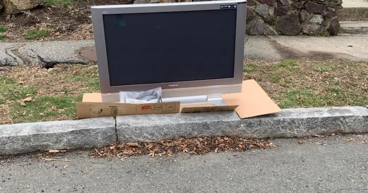FREE HDTV ON SAMSON RD for Free in Medford, MA | For Sale & Free — Nextdoor