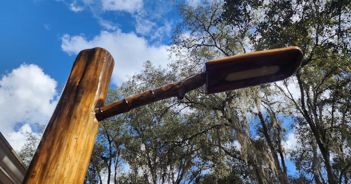10' solid log street light $2000 OBO for $1400 in Lecanto, FL | For ...
