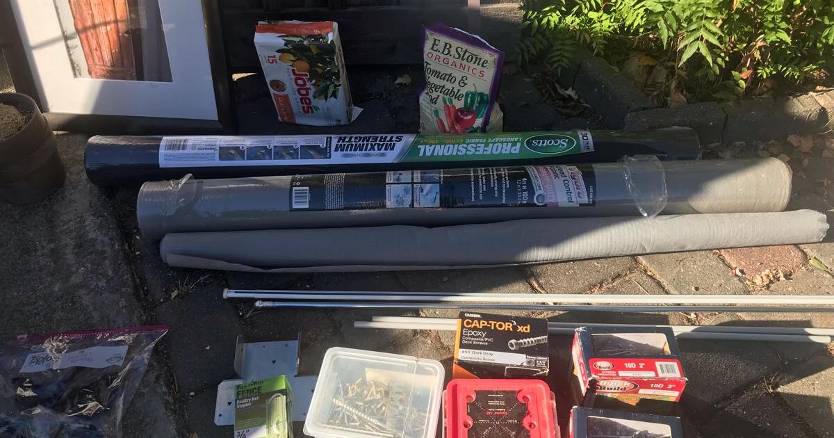 Garden trellises, Hog wire fencing, weed cloth and more for Free in Freeland, WA | For Sale ...