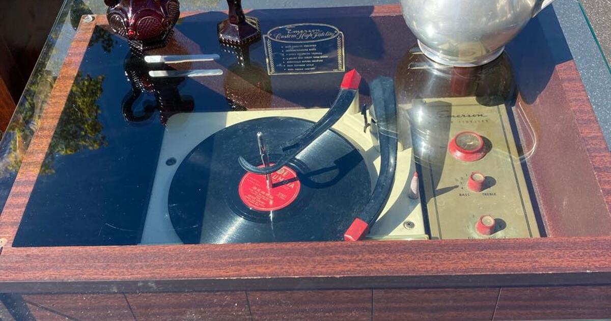 VINTAGE TURNTABLE TURNED TABLETOP!!! for Free in Pompton Lakes, NJ ...