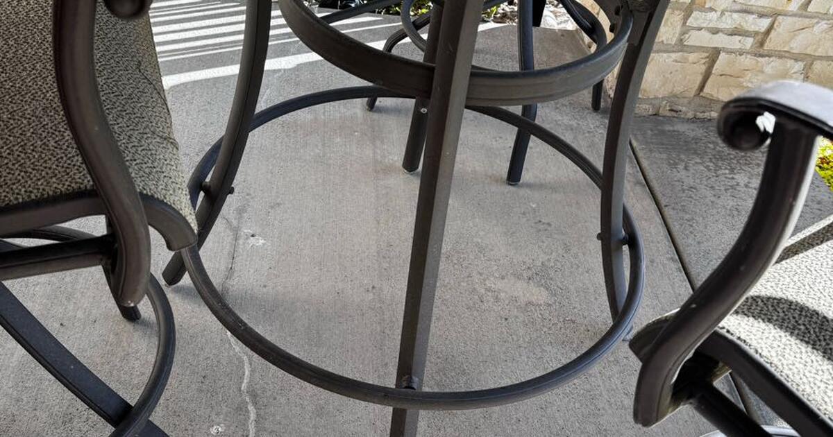 Tall round small high top table with 3 chairs for $20 in Aurora, CO ...