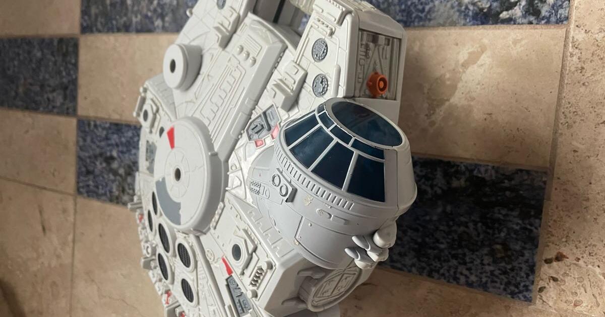Star Wars Millennium Falcon Spaceship Toy for $10 in Portland, OR ...