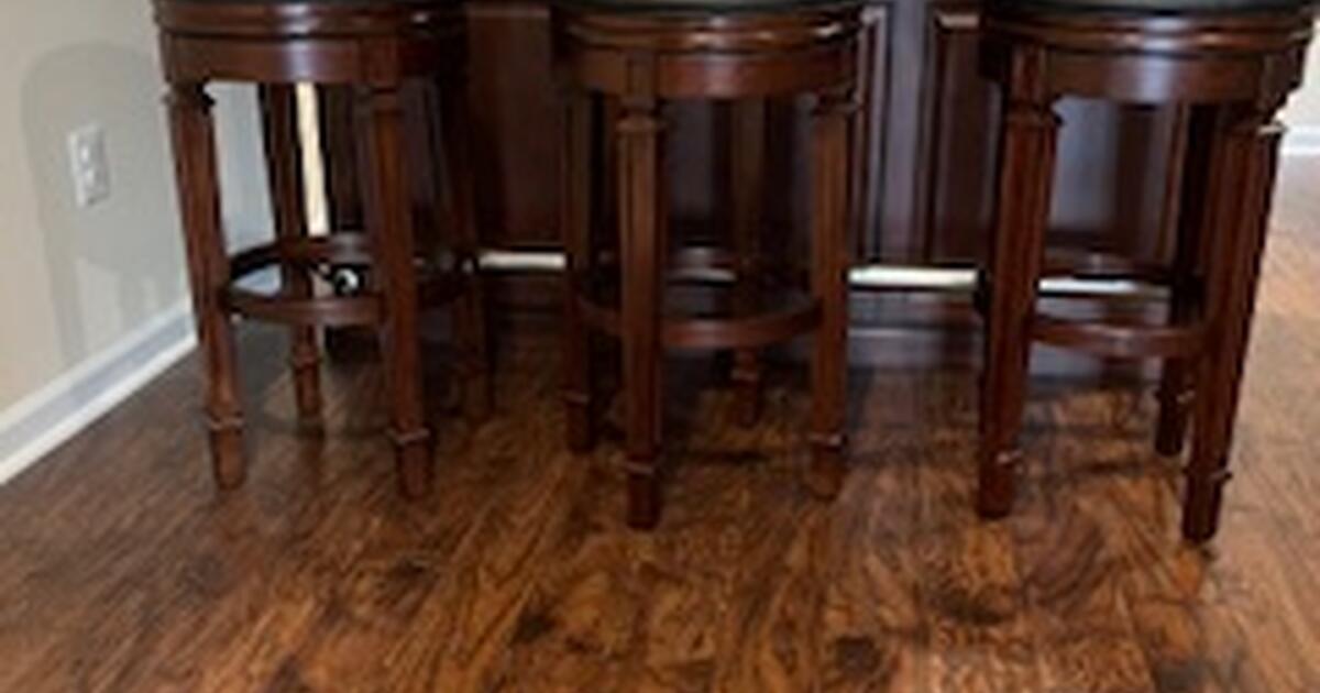 Free standing bar and 3 stools for $1600 in Fredericksburg, VA | For ...