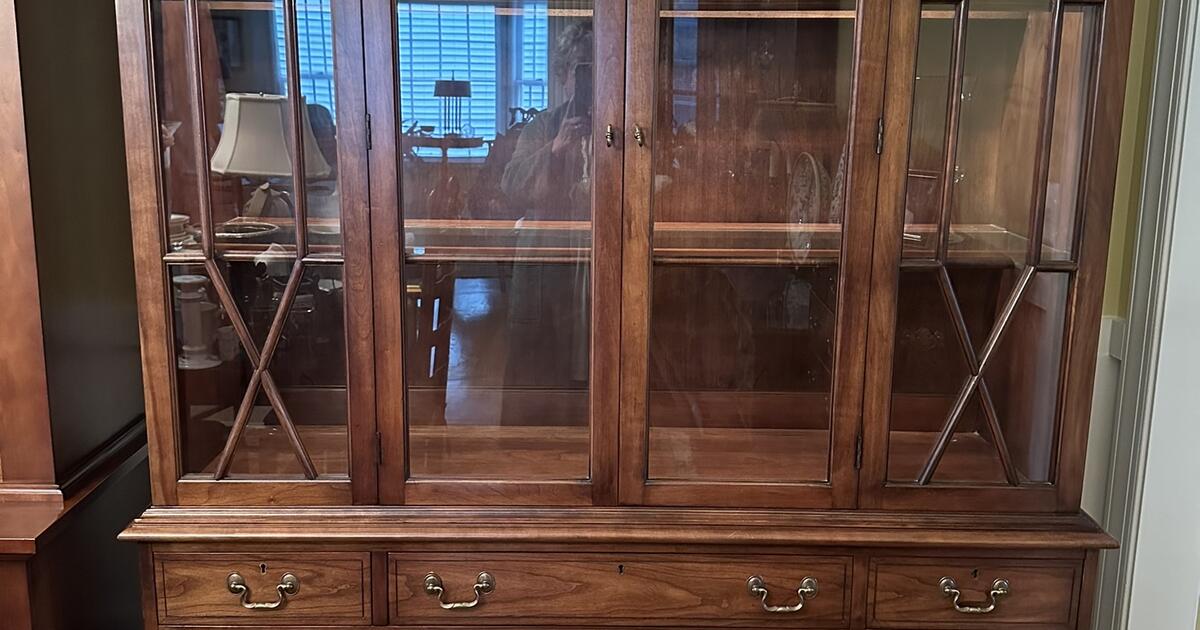 Henkel Harris Display China Cabinet Breakfront Federal Style for $700 ...
