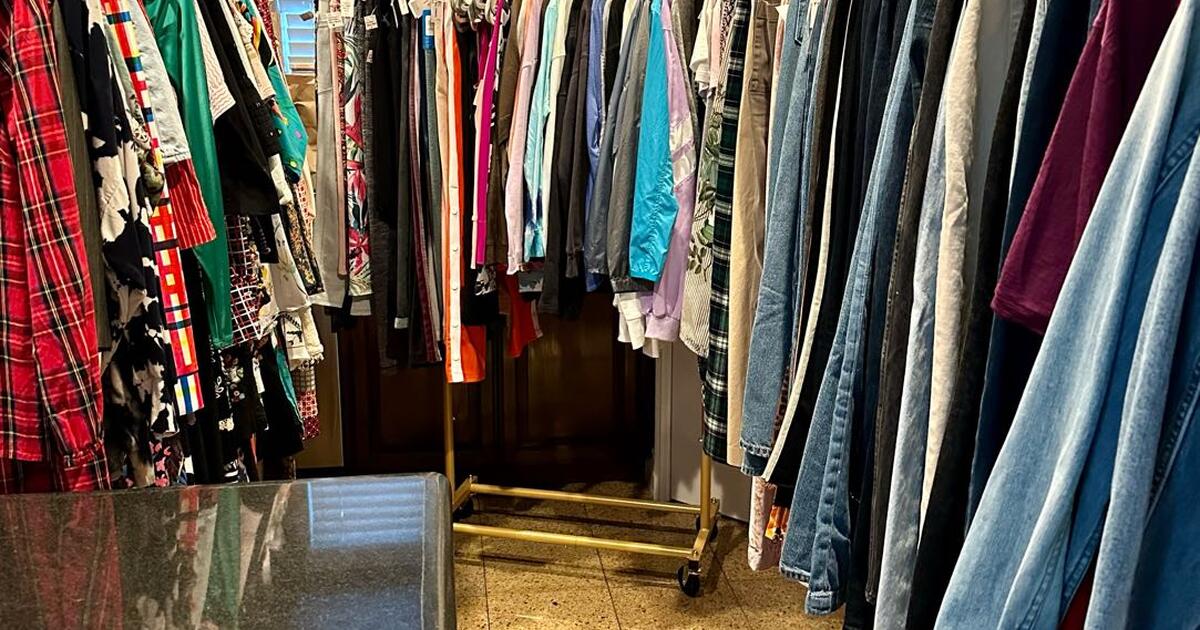 INDOOR Multi-Fam DESIGNER Sale FABULOUS Stuff! in Van Nuys, CA | For ...