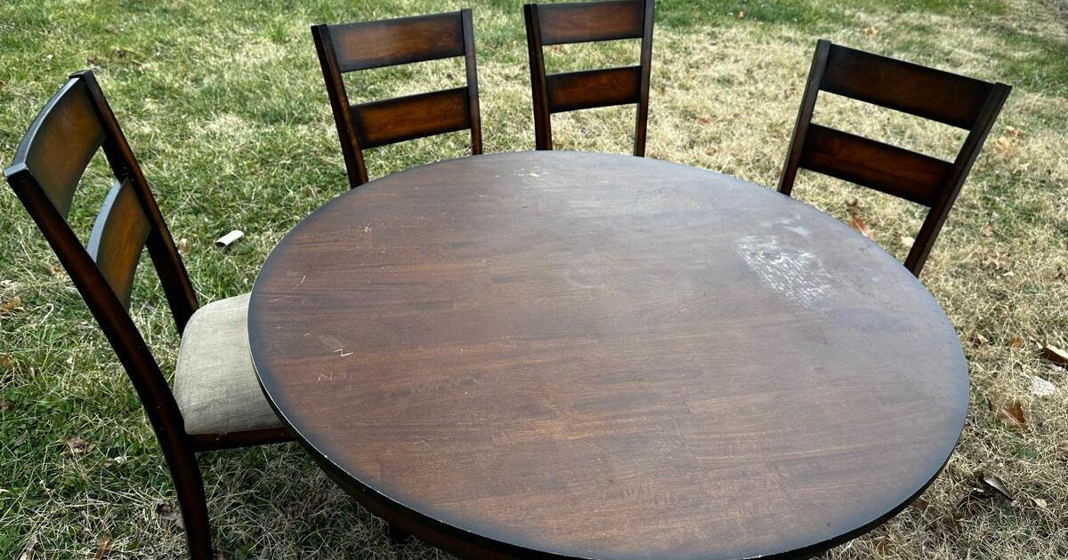 Round Wooden Dining Table with 4 Chairs for Free in Belleville, IL ...