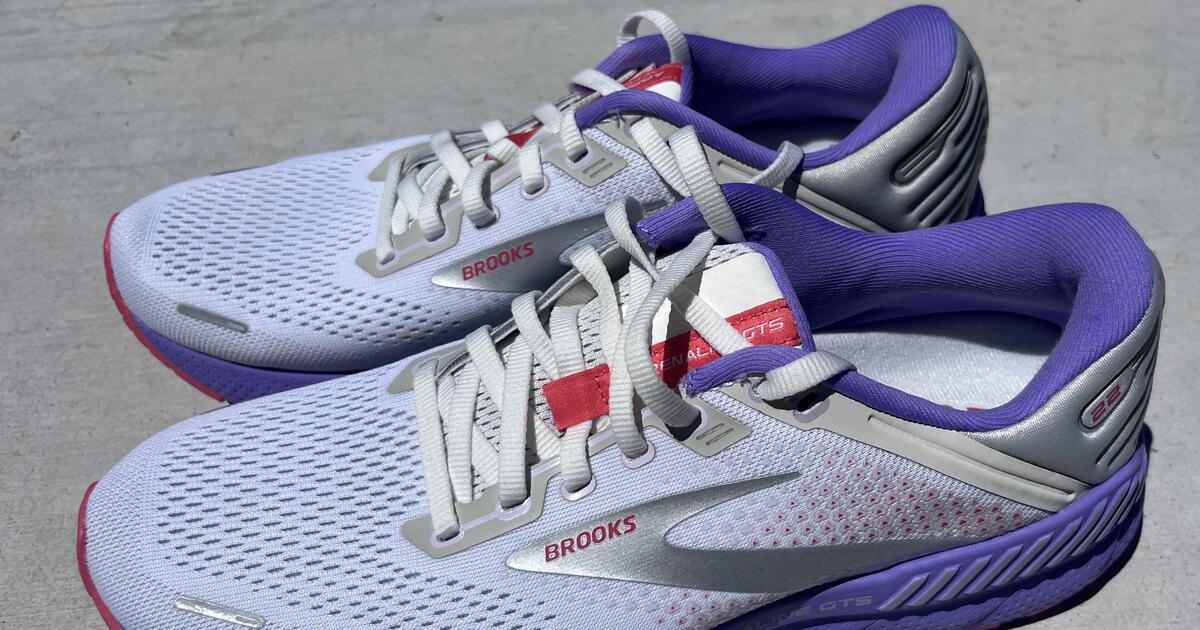 Woman's Brooks Running Shoes for $20 in Green Valley, AZ | For Sale ...