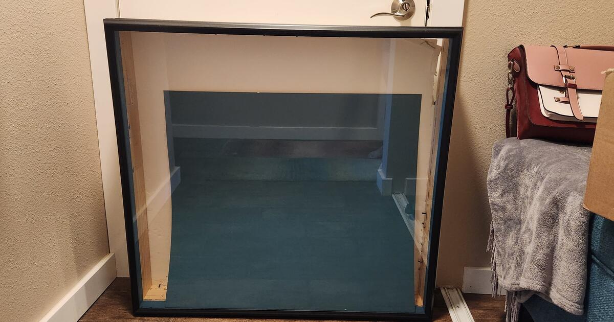 FREE Glass Front Display Case for Free in Seatac, WA | For Sale & Free ...